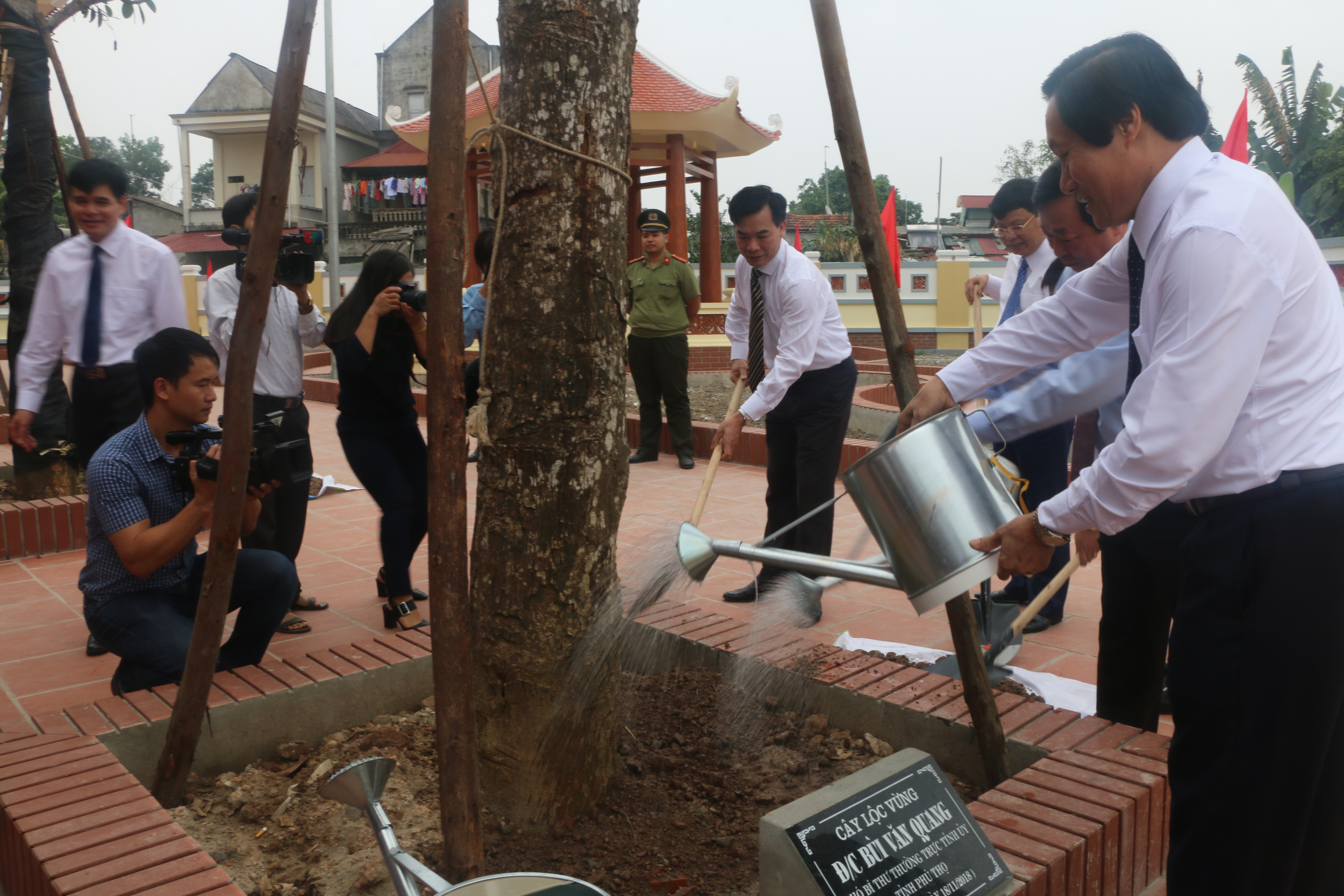 Lễ khánh thành khu lưu niệm nhà thơ Bút Tre - Trang thông tin chính ...